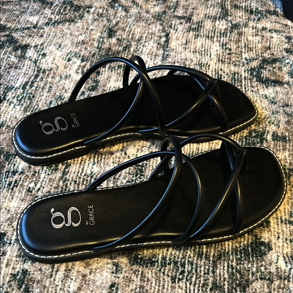 Grace Black Sandals With Flexible Sole - Gem